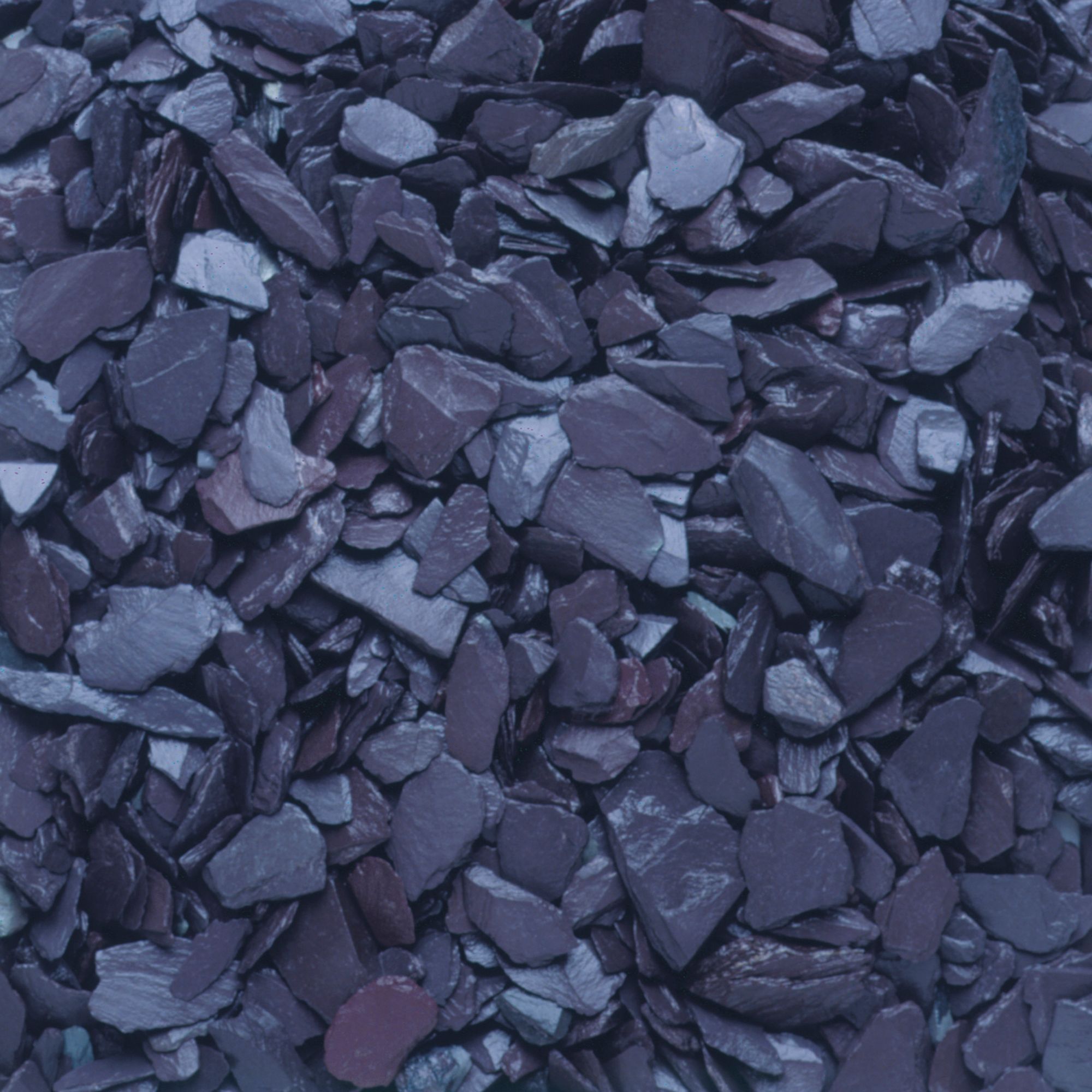 Blue Decorative slate chippings 790000g | Departments | DIY at B&Q