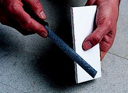 How to cut wall tiles | Ideas & Advice | DIY at B&Q