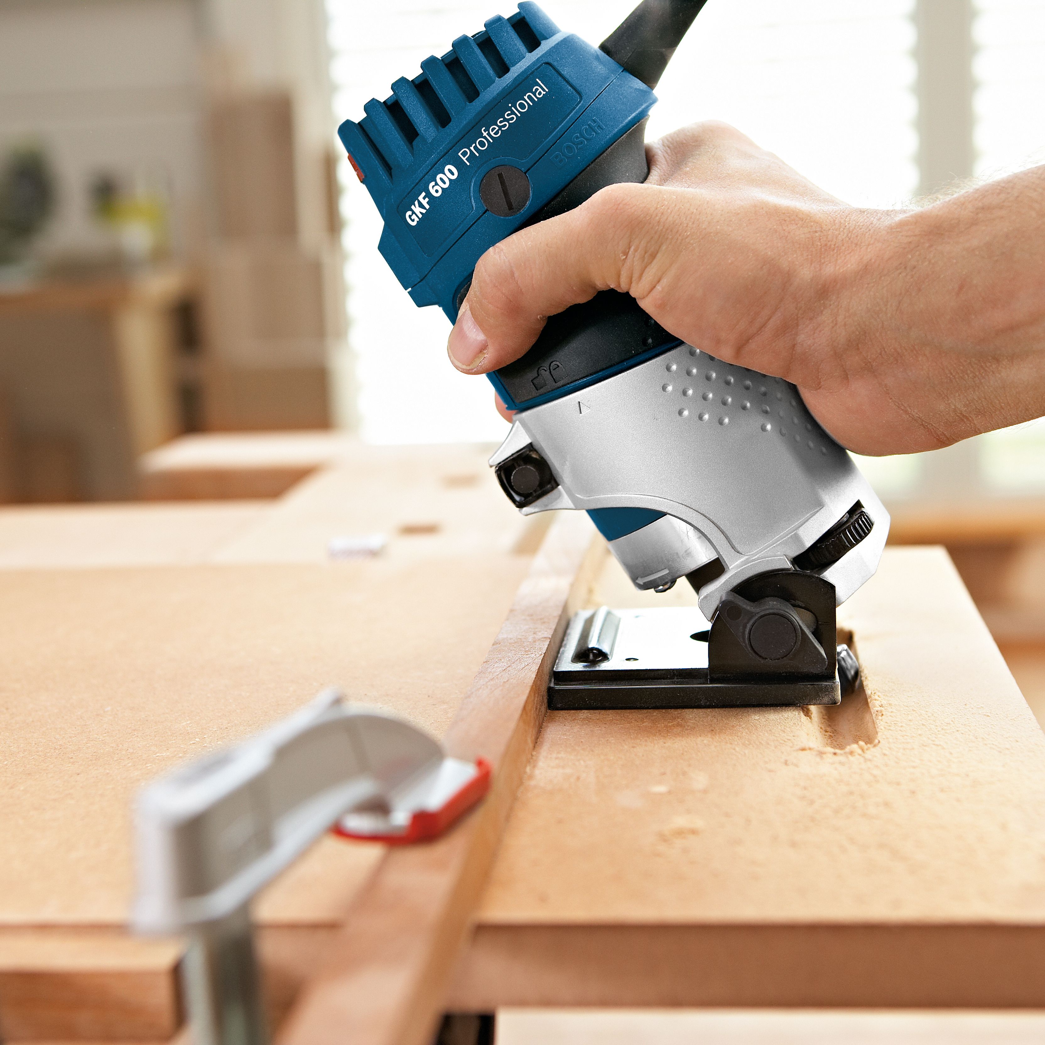 Bosch Professional 600W Mains fed Corded Fixed Router GKF 600