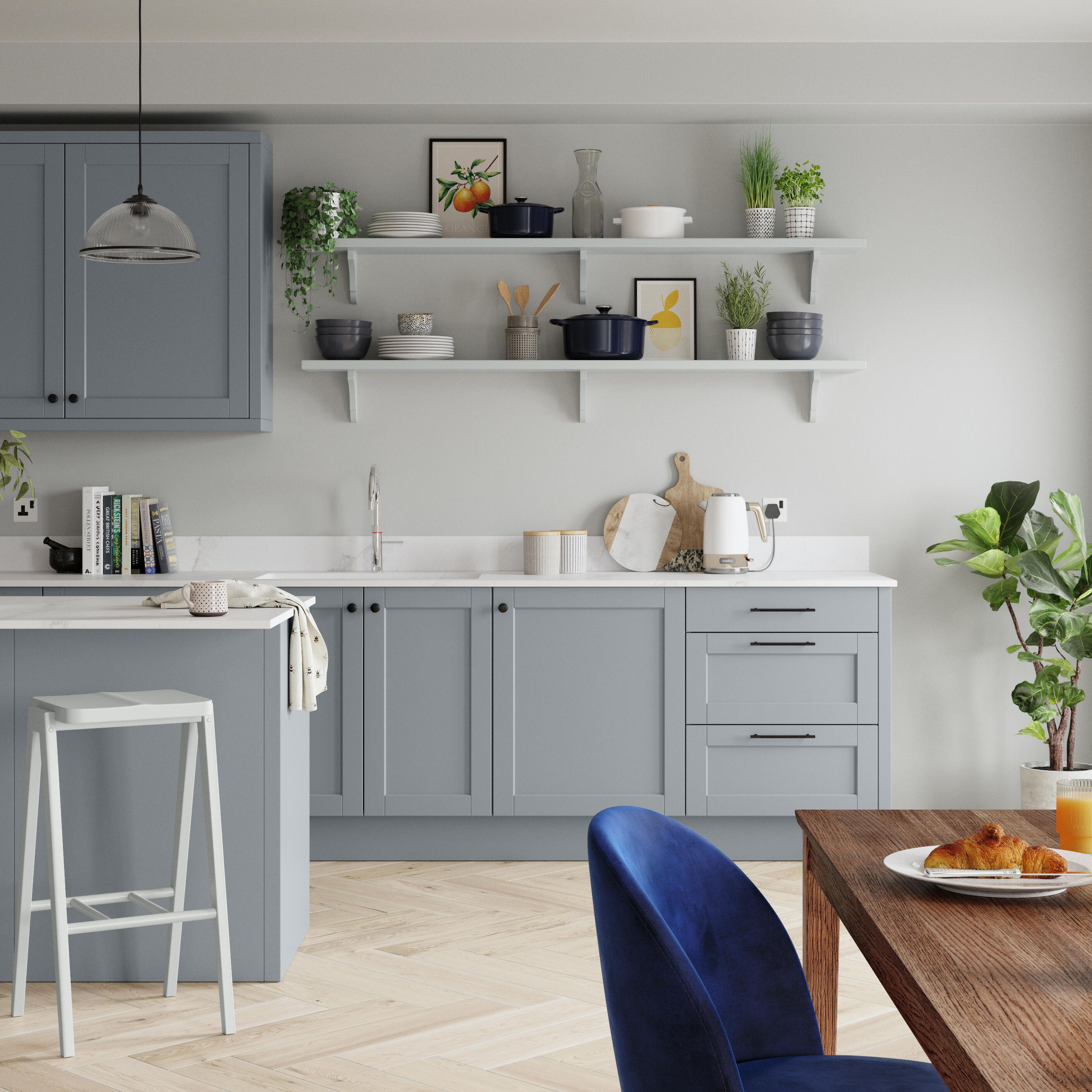 Dulux Walls & ceilings Goose down Matt Emulsion paint, 5L | Tradepoint