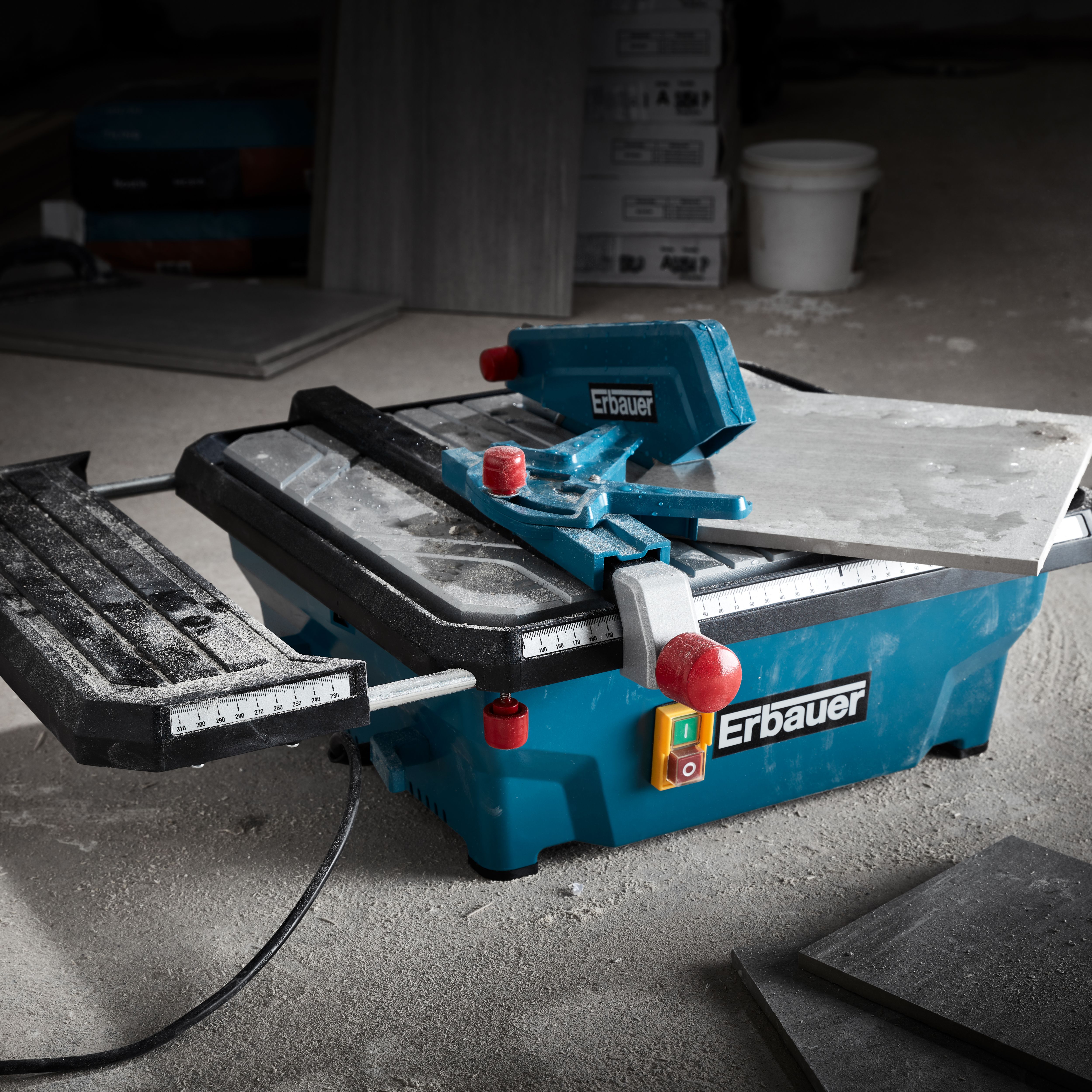 Erbauer 750W 220 240V Corded Tile cutter ERB337TCB Tradepoint