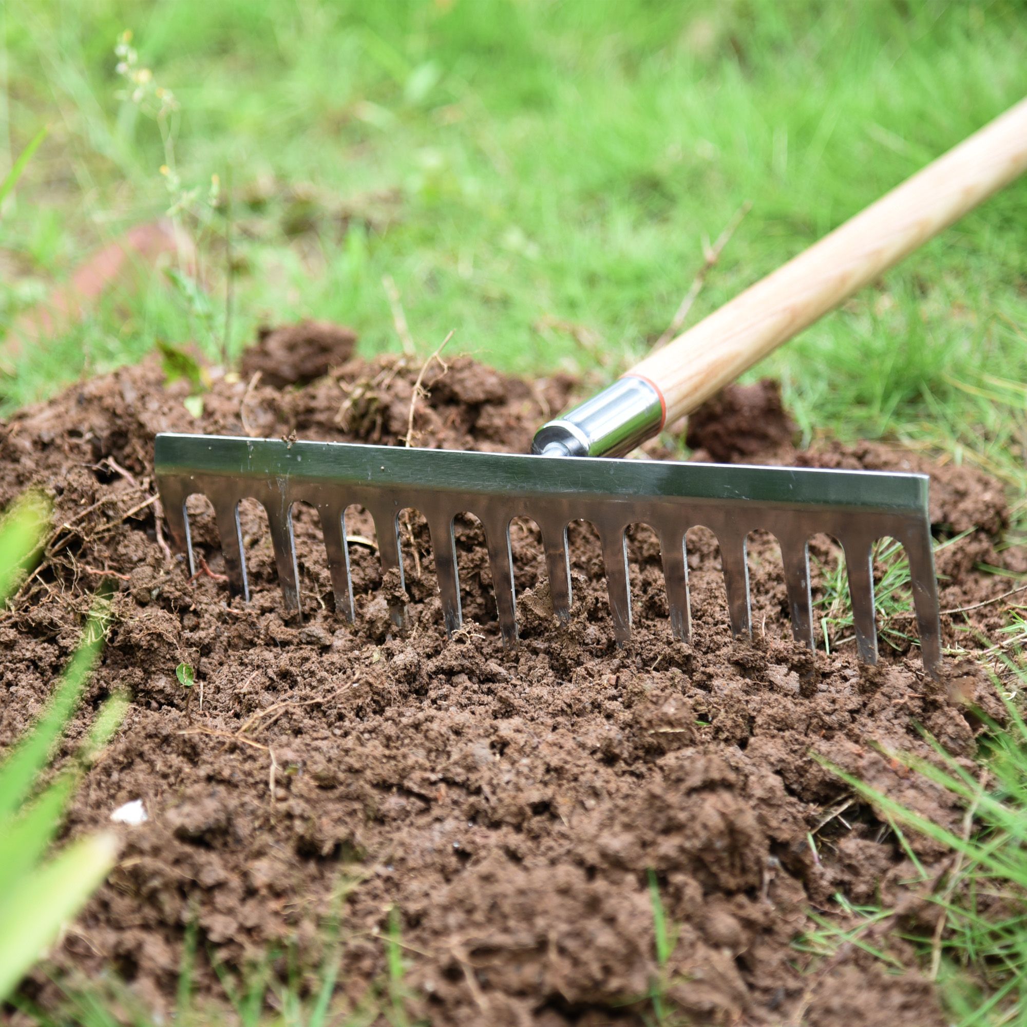 Soil rake store