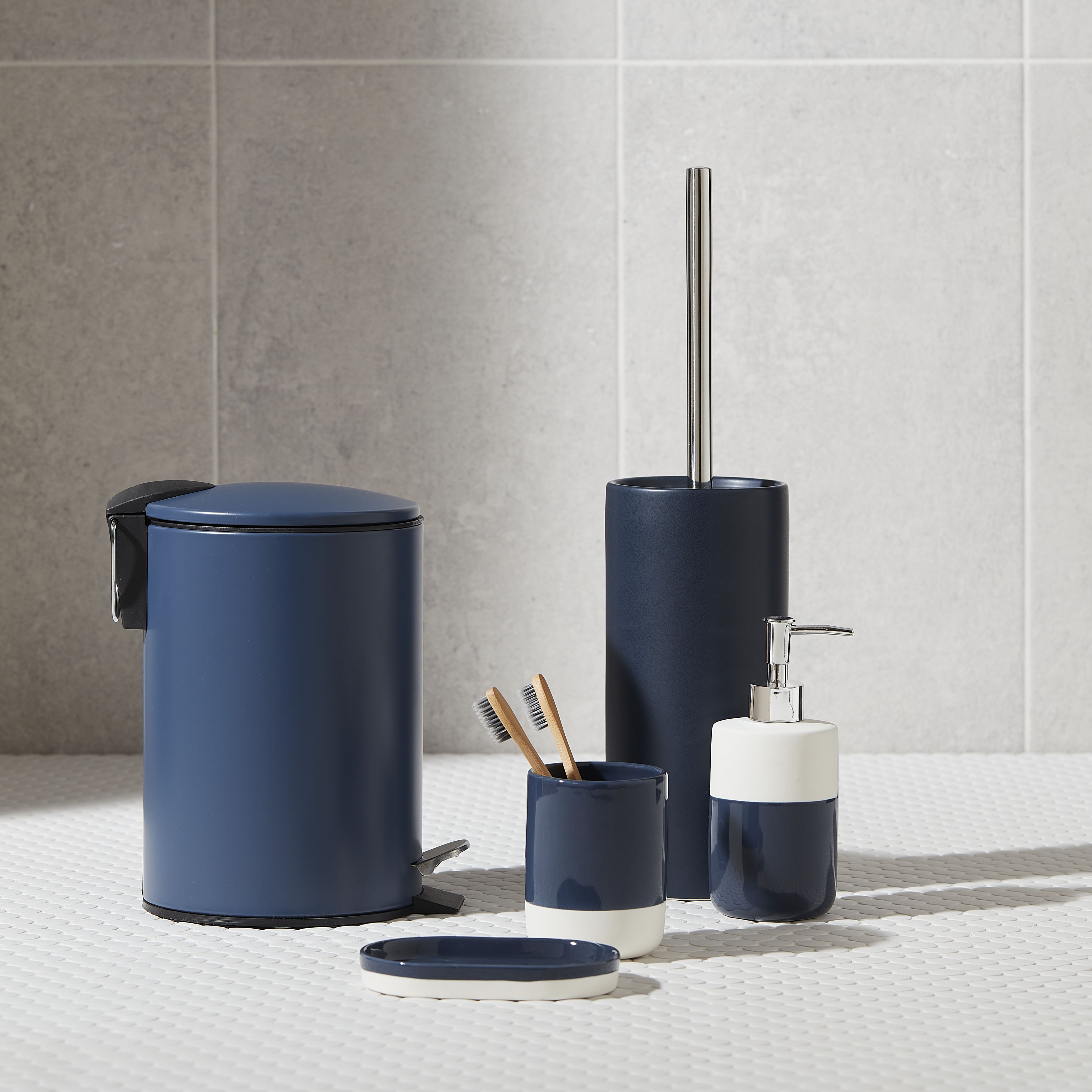 GoodHome Koros Midnight blue Ceramic polypropylene PP stainless steel Toilet brush holder Tradepoint