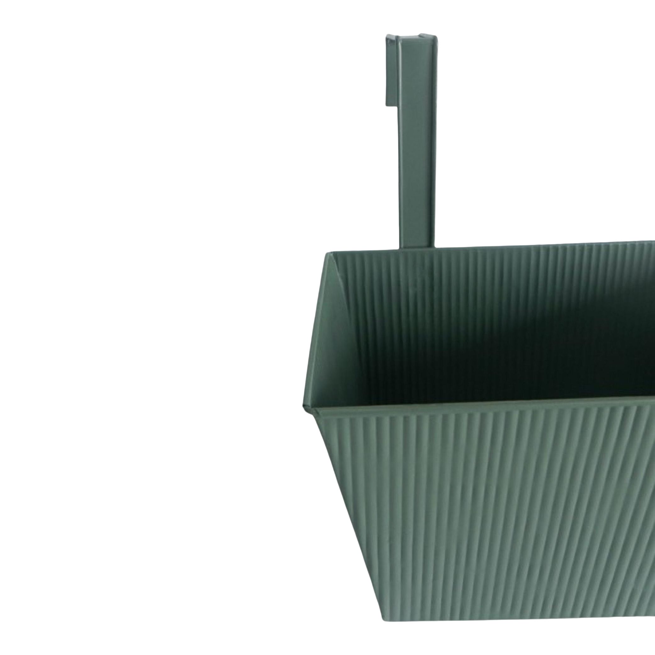 Verve 4L Green Metal Rectangular Trough (H)20cm (W)20cm (D)34cm